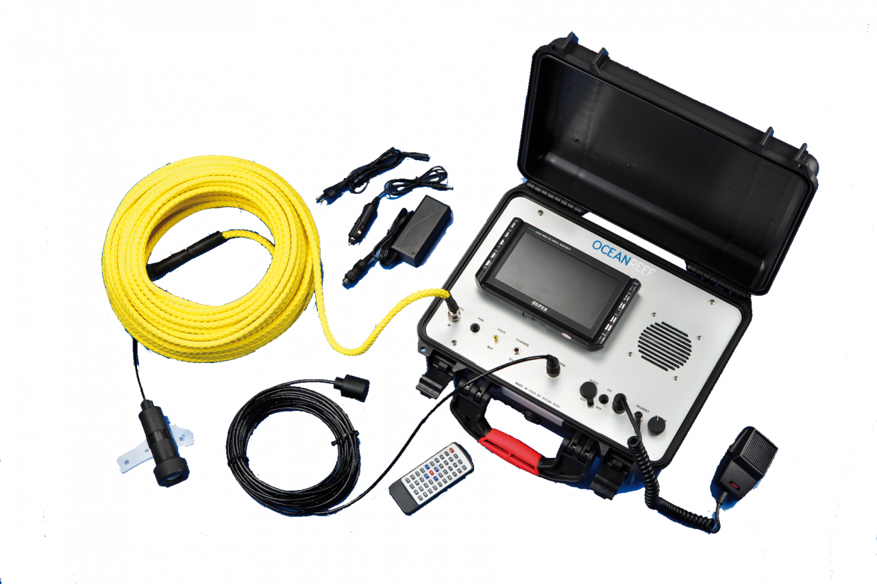 Underwater Communication - OCEAN REEF Diving